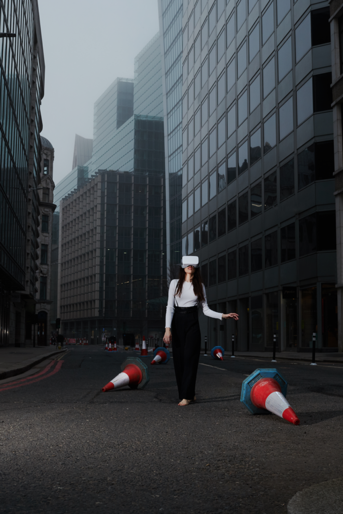 Discussion avec Anna Lann : l'artiste pluridisciplinaire revient avec un nouvel EP futuriste via ...